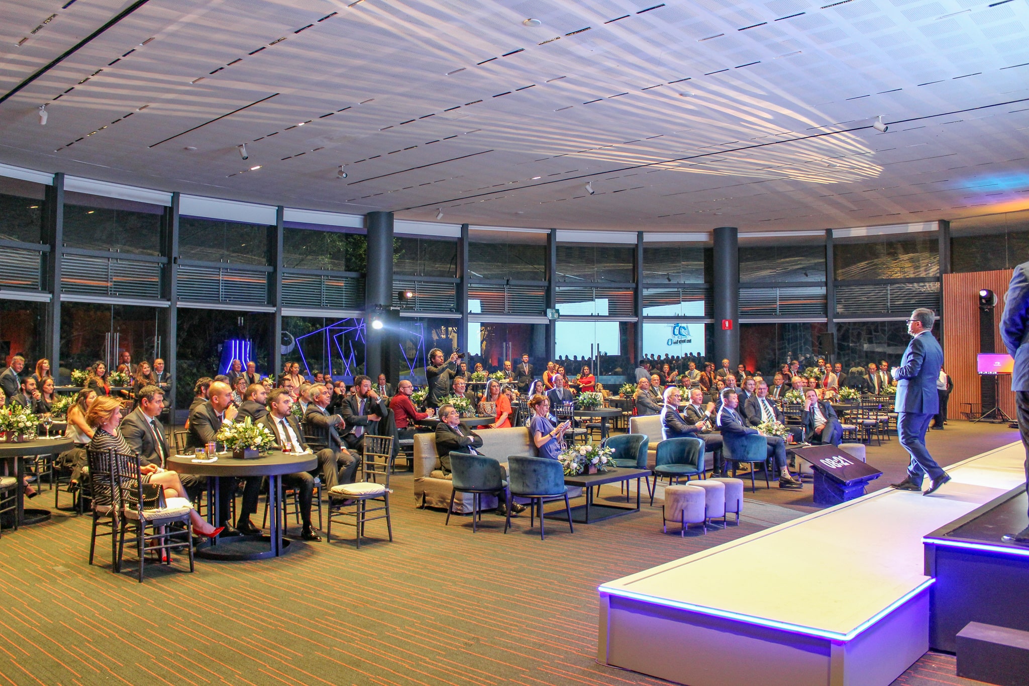 Cómo hacer un evento empresarial exitoso: Los elementos clave – Ambrosia